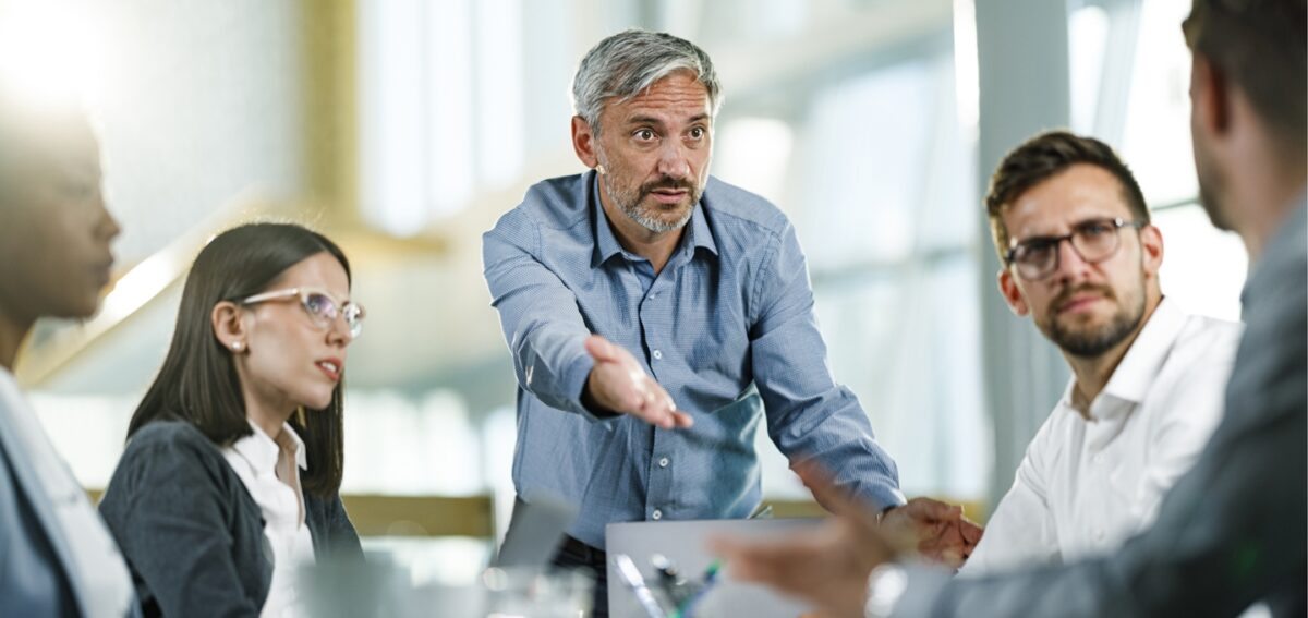 How to deal with political extremism in the workplace? - BUSE